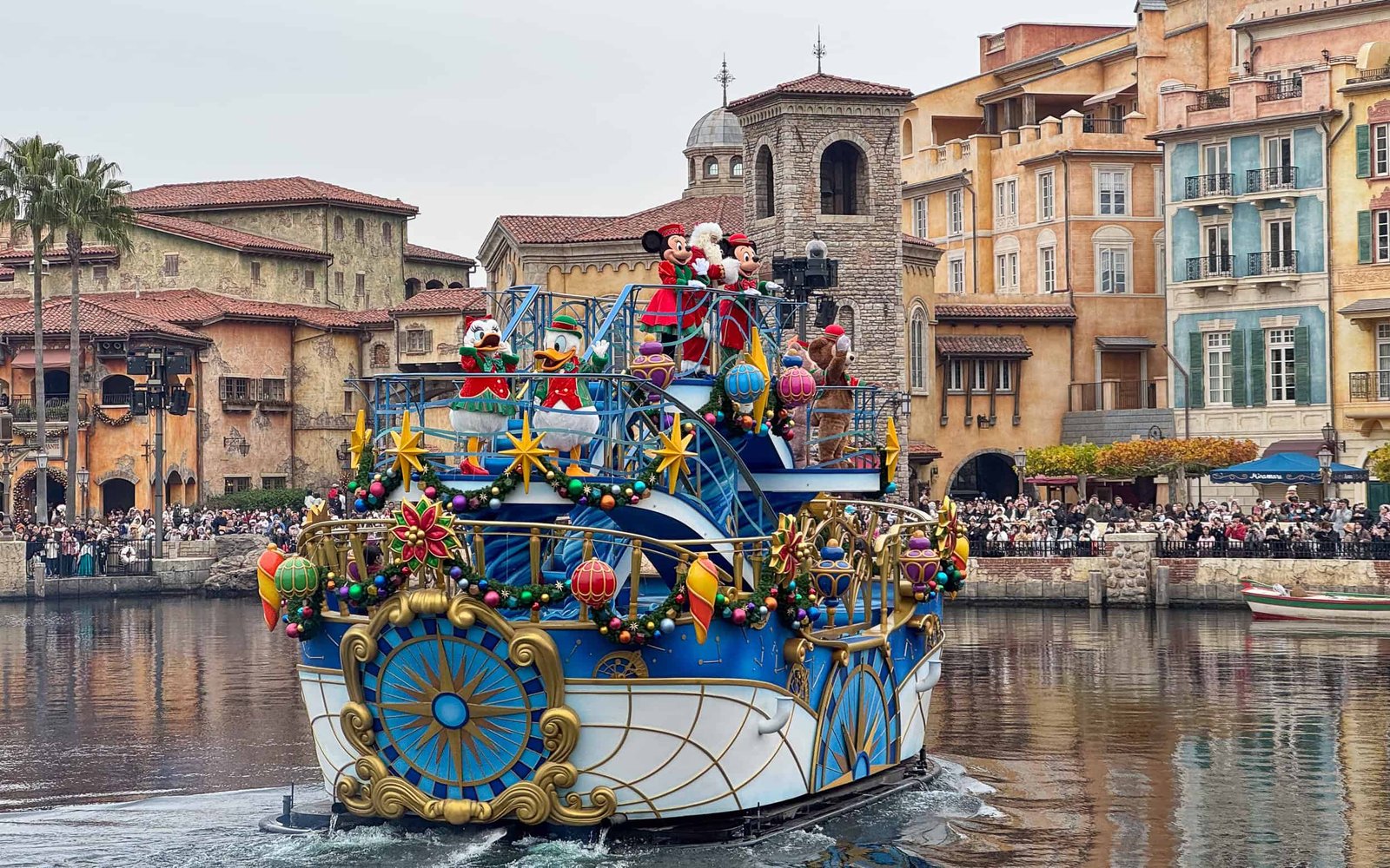 Christmas at Tokyo DisneySea: What to Expect (2025) - Roam Rocket